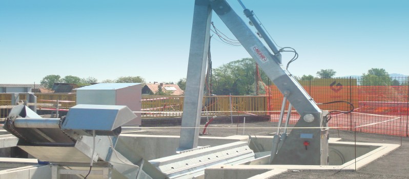 Hydronic K Series Trash Rakes - Lakeside Equipment Corporation